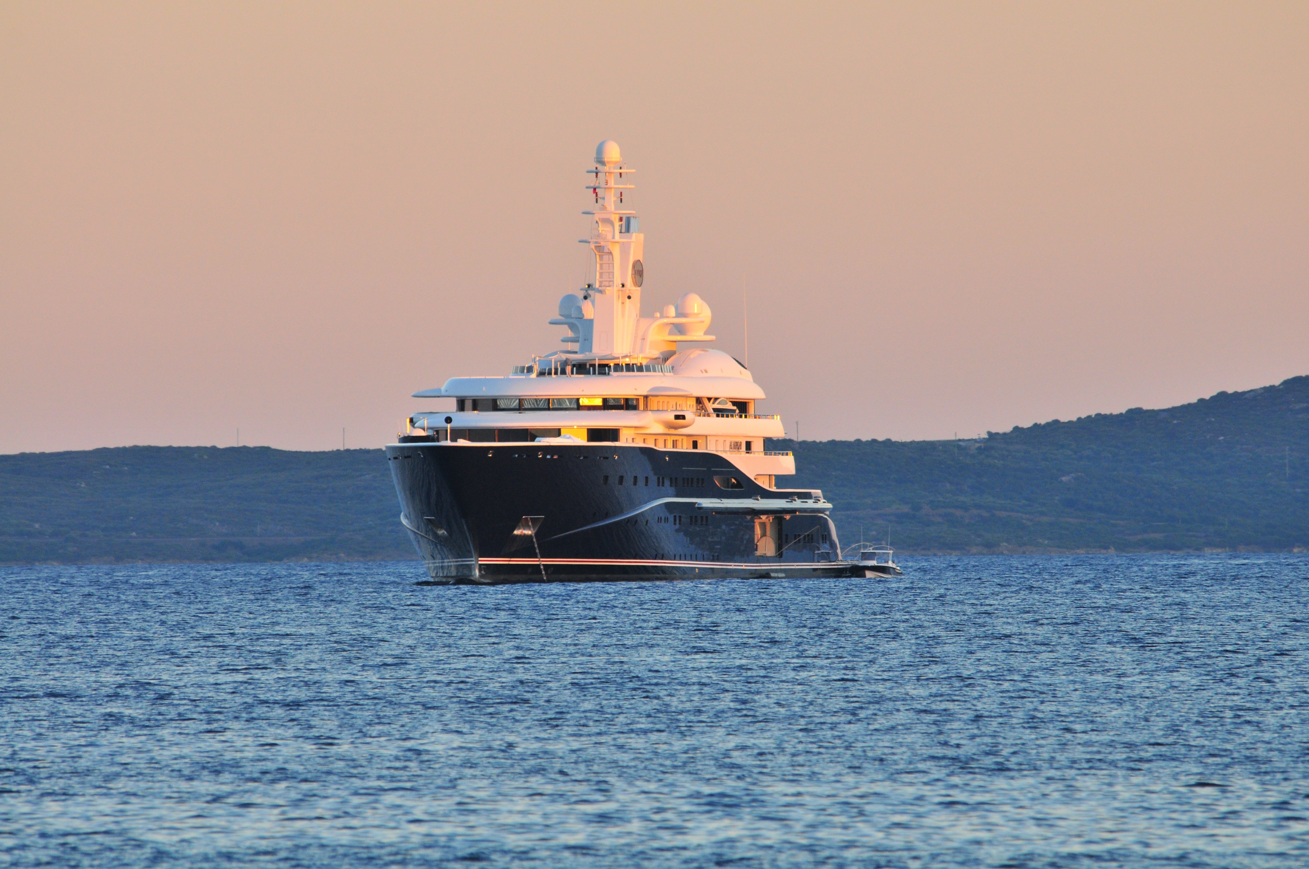 Yacht AL MIRQAB, Kusch Yachts | CHARTERWORLD Luxury Superyacht Charters